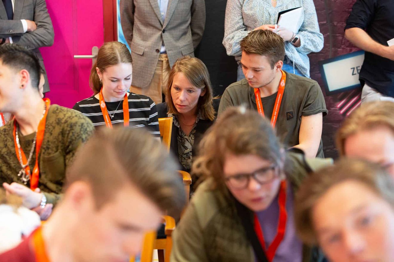 Minister Hanke Bruins Slot (BZK) op bezoek bij ProDemos - ProDemos